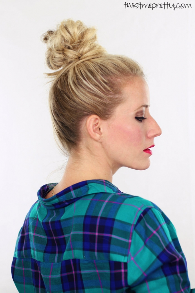 Fluffy Top Knot Tutorial - Twist Me Pretty