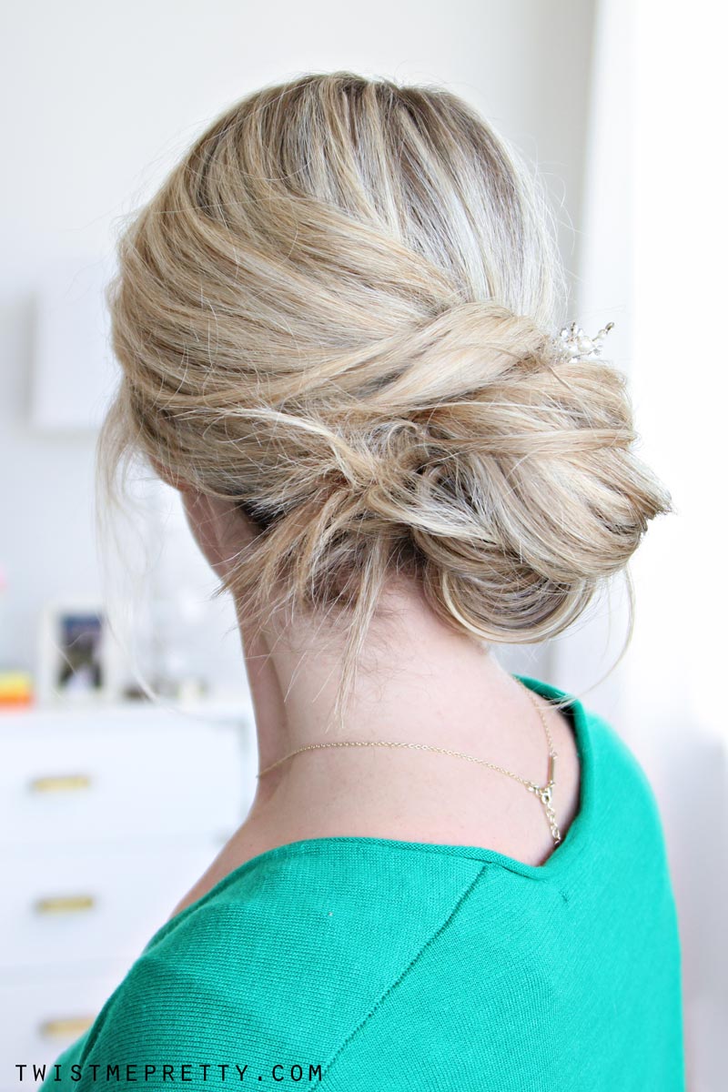 One-Minute Messy Bun Tutorial