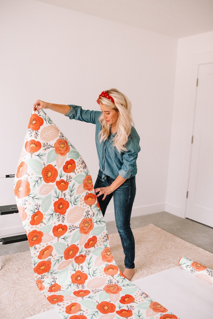 Easy DIY Wallpaper!!!!! - must see - Twist Me Pretty