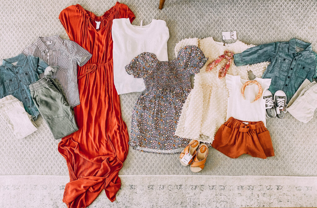 Easy Family Picture Styling Tips From a Pro - Twist Me Pretty